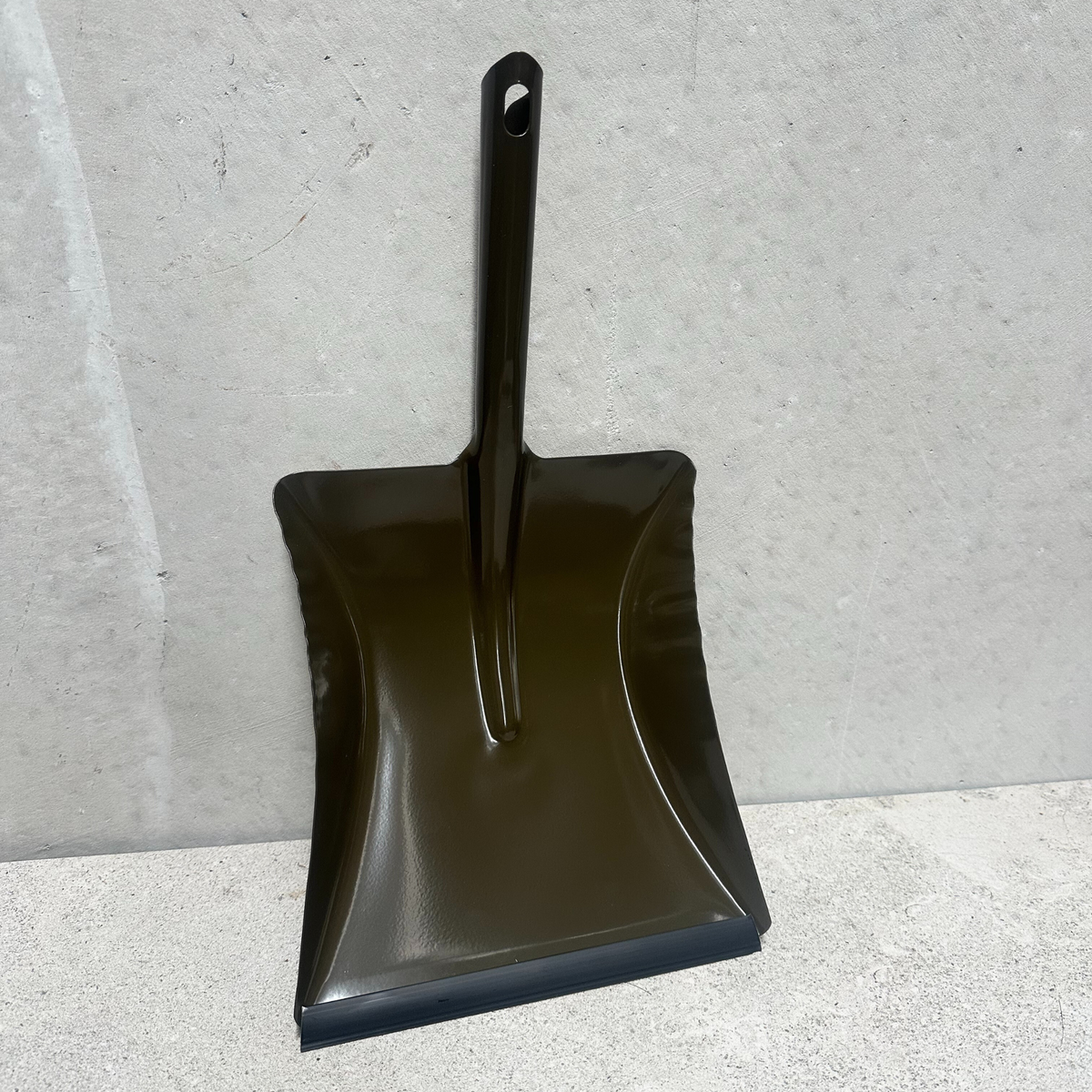 Olive Dustpan | Stylish Dustpan – Heaven in Earth | Heaven in Earth